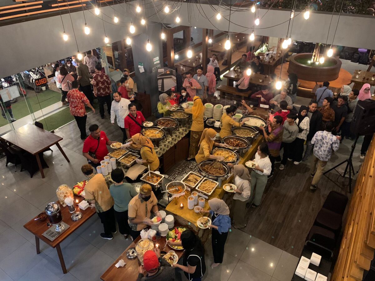 Kemeriahan Gathering Roman Bersama Tenaga Penjual Toko di Jabodetabek ...